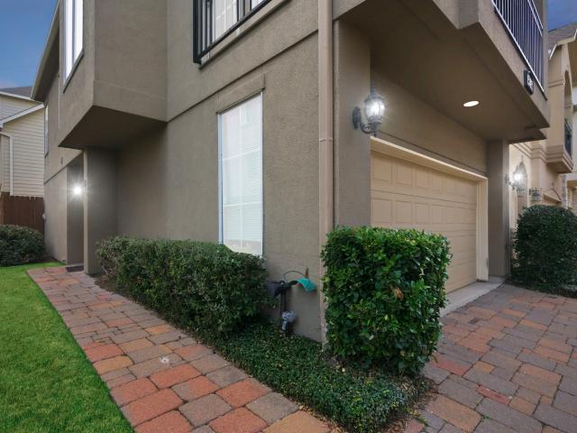 1303 Sherwood Point Lane