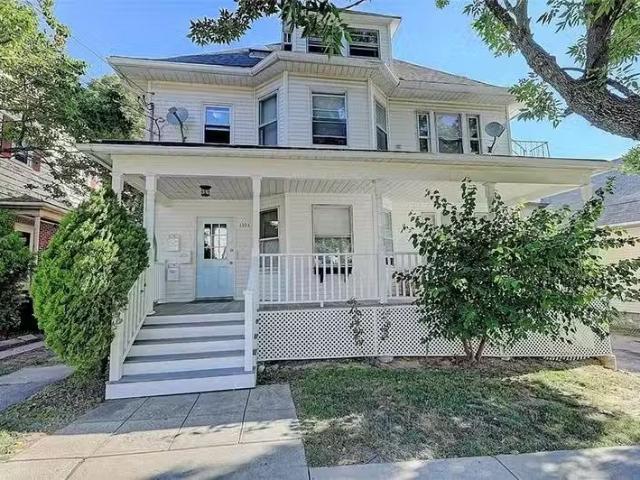 1303 Smith Street 2 1303 Smith St