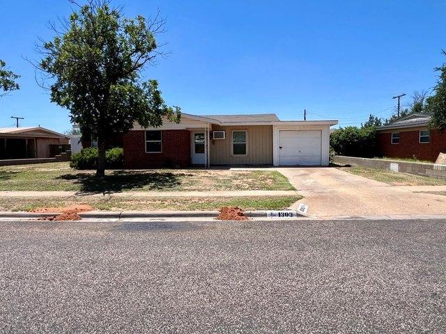 1303 Terrace Dr, Andrews, TX 79714