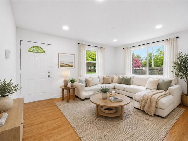 1303 Yeadon RD