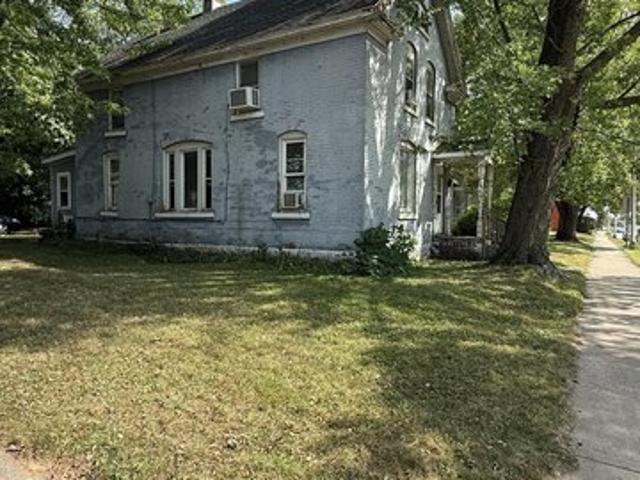 1303 4th St S, La Crosse, WI 54601