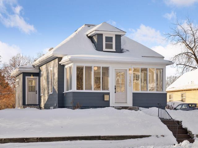 130 10th Avenue N