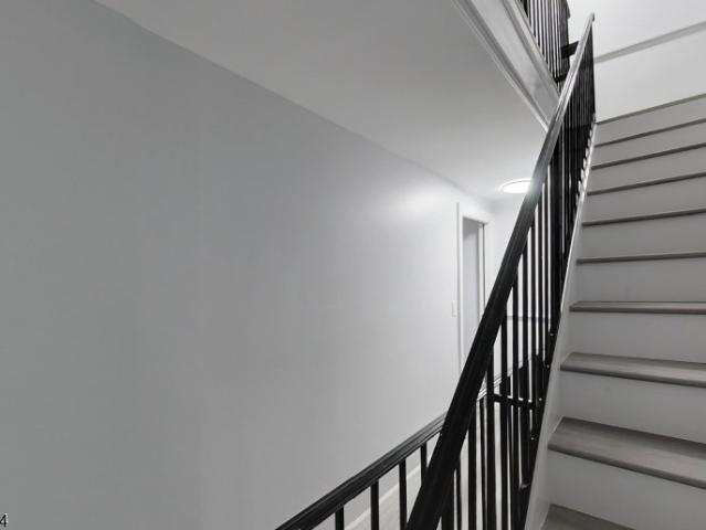 130 1St St # 4