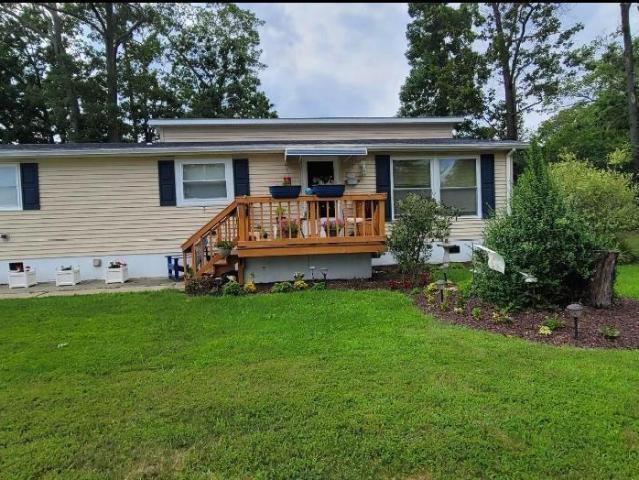 130 Country Ln
