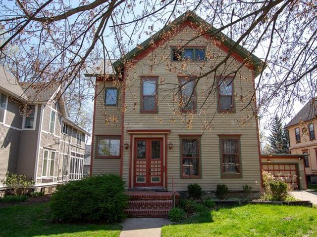 130 College Ave NE, Grand Rapids, MI 49503