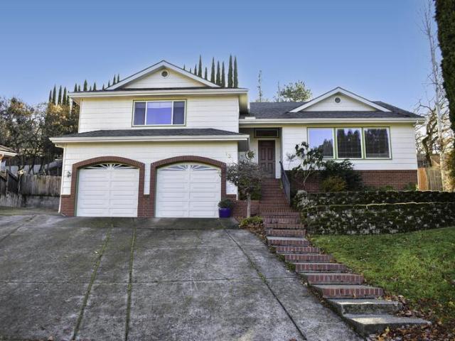 130 Candice Court, Medford, OR 97504