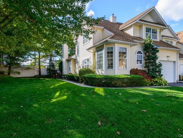 130 Cinnamon Ct, Melville, NY 11747