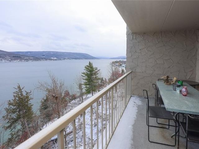 130 Cliffside Dr, Canandaigua, NY 14424