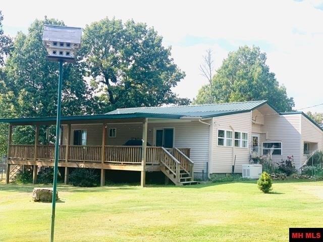 130 and 121 Ginger Ln, Yellville, AR 72687