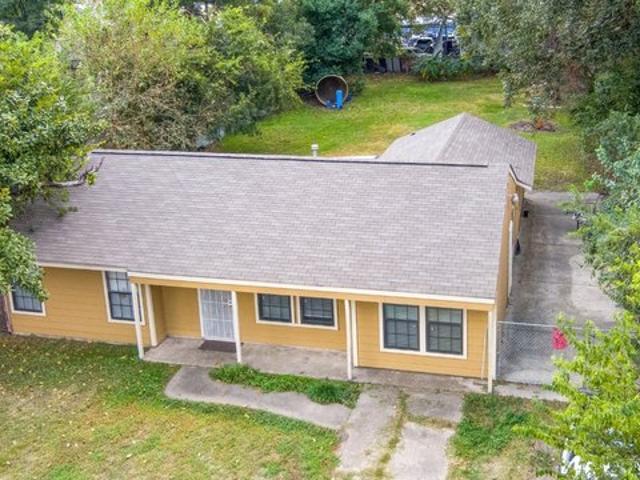 130 Airway Dr, Houston, TX 77037