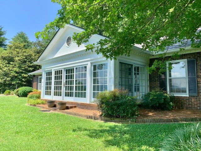 130 Apple Blossom Lane