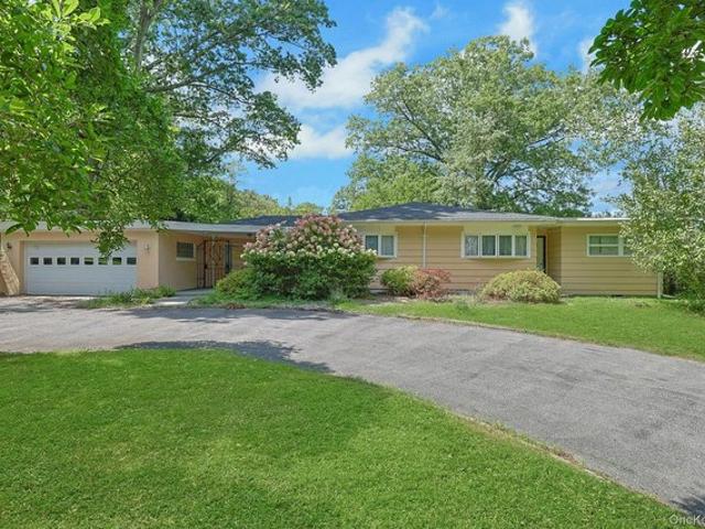 130 Apple Lane Dr, Middletown, NY 10940