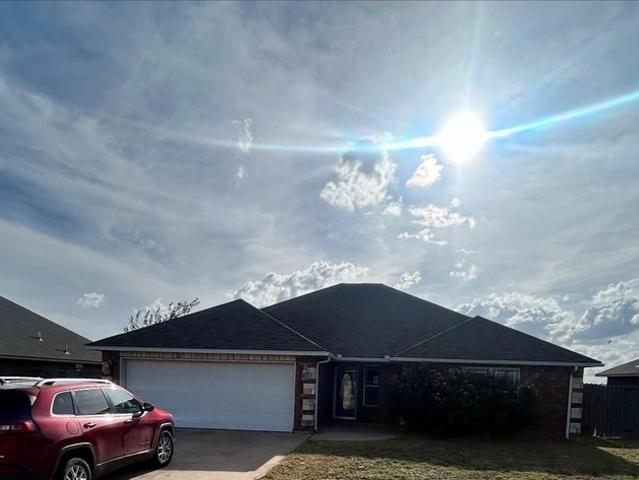 130 Arapaho St, Geronimo, OK 73543