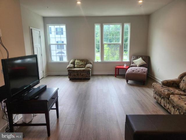 130 Arcadia Way