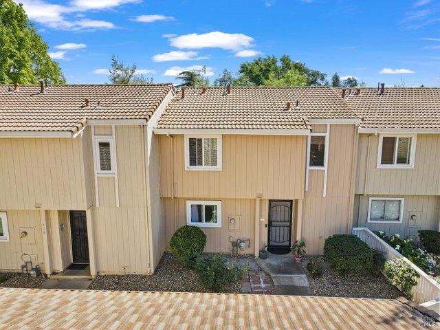 130 Arcadia Dr, Vacaville, CA 95687