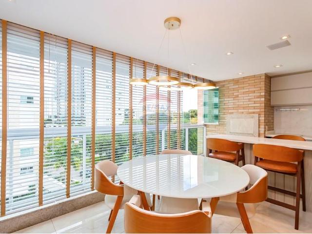 130 Área Útil Apartamento Alugar, 3 Dormitórios localizado em Rua Professor Pedro Viriato Parigot de Souza, 3650 Próximo ao Hospital INC Mossunguê, Curitiba, Paraná, 81200100 | Brasil