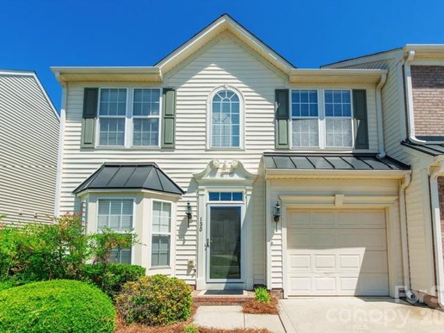 130 Autumn Falls Dr, Lake Wylie, SC 29710