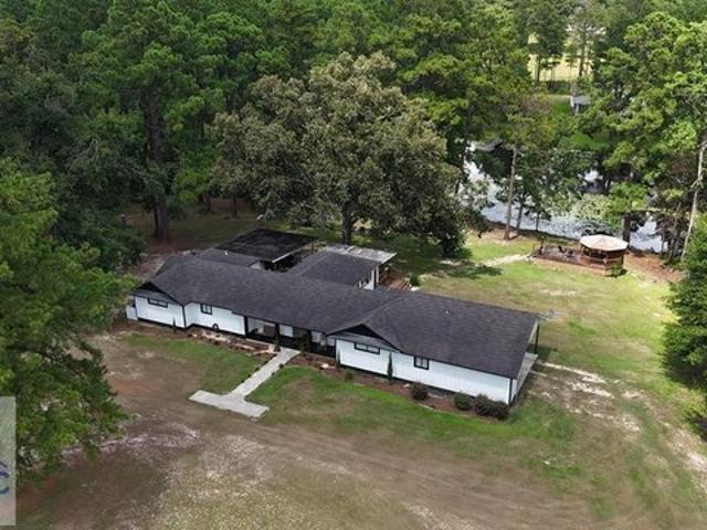 130 Austin Ct, Jesup, GA 31545