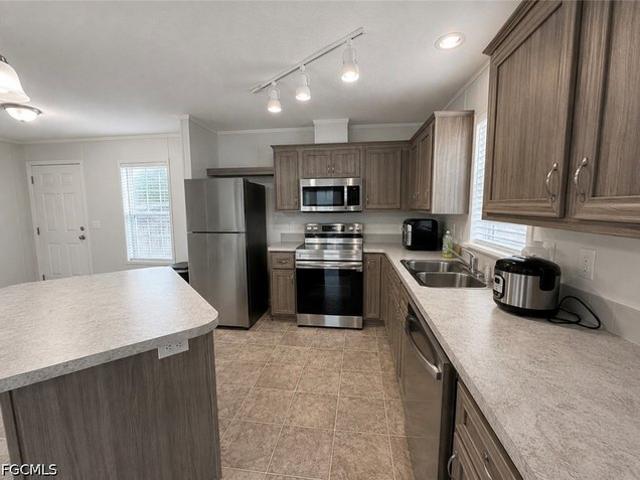 130 Avenida Del Sur, Clewiston, FL 33440