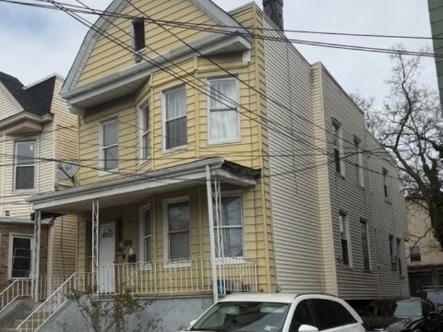 130 Bayview Ave, Jersey City, NJ 07305
