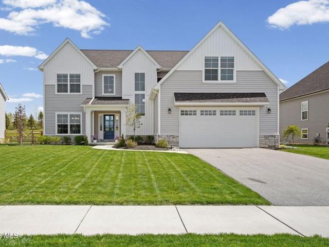 130 Barton Creek Dr, Perrysburg, OH 43551