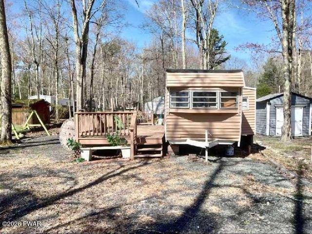 130 Birchy Brook Dr, Milford, PA 18337