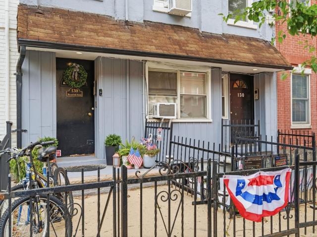 130 Bloomfield St # 2