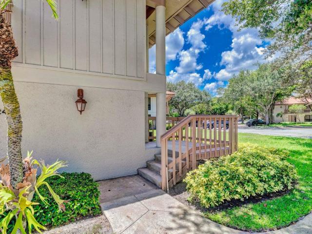 130 Bracken Wood Rd, Palm Beach Gardens, FL 33418 | Compass