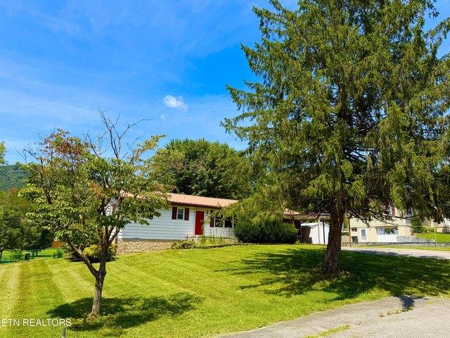 130 Griffith Ln, Jacksboro, TN 37757