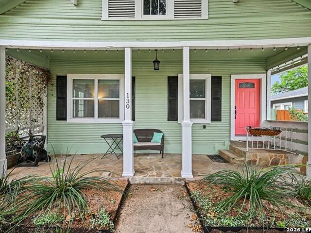 130 Groveland Pl