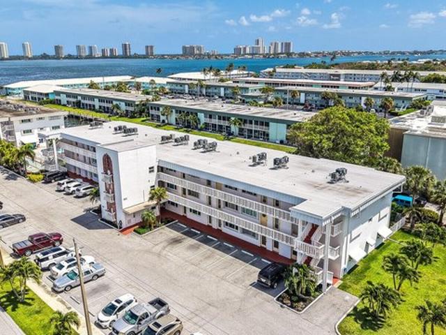 130 Doolen Ct Apt 109, North Palm Beach, FL 33408