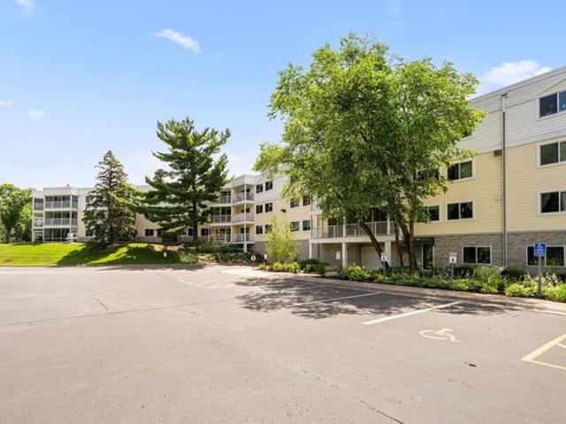 130 Demont Ave E Apt 348, Little Canada, MN 55117