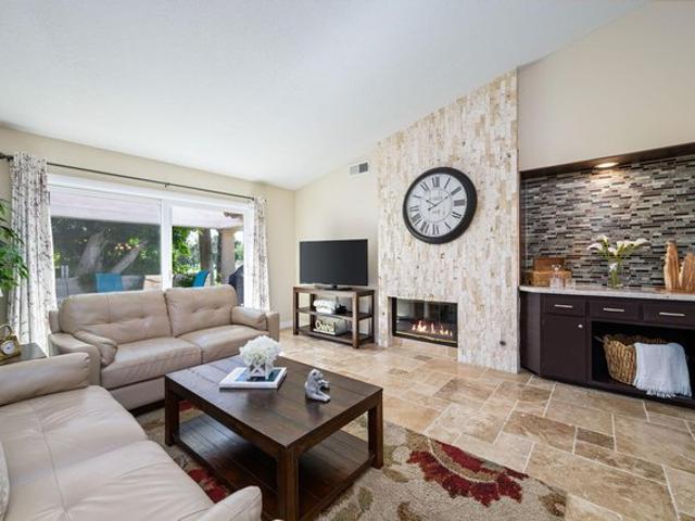 130 Desert Falls Dr E, Palm Desert, CA 92211