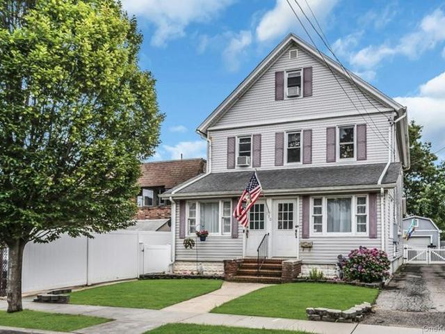 130 E Fairview Ave, Valley Stream, NY 11580