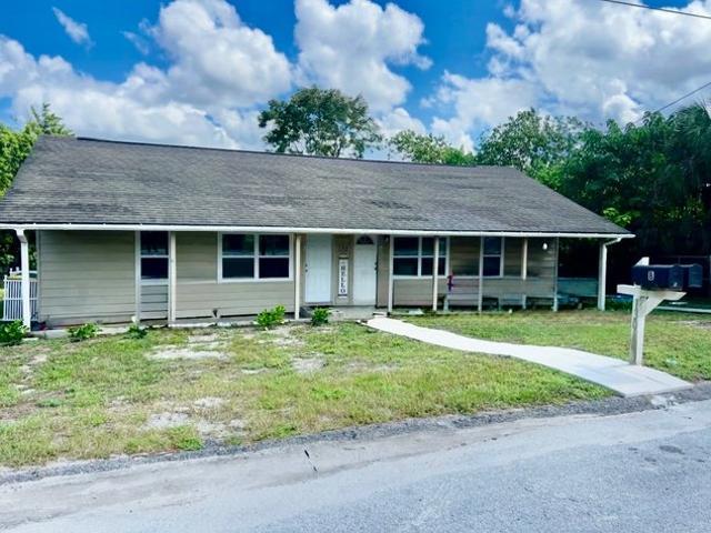 130 E Northside Dr, Lake Wales, FL 33853