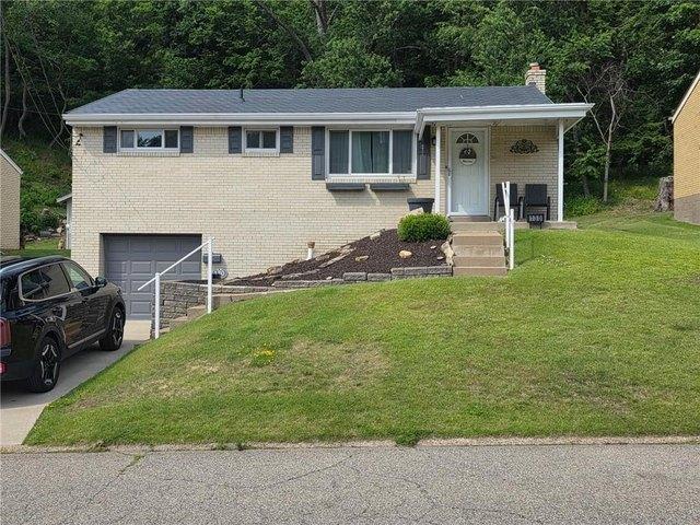 130 Eileen Dr, Pittsburgh, PA 15214