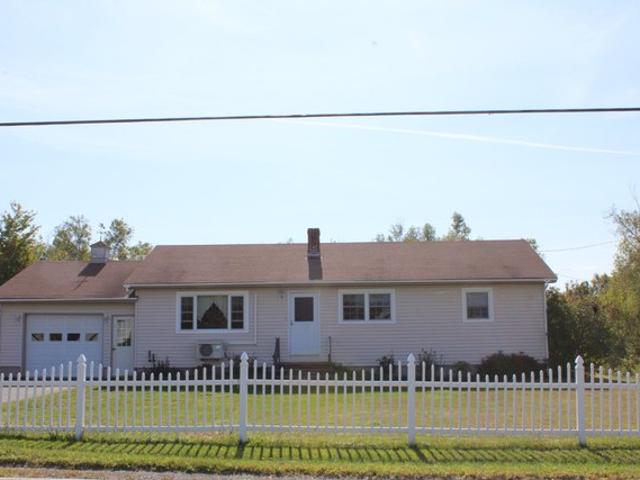 130 Exeter Rd, Corinth, ME 04427