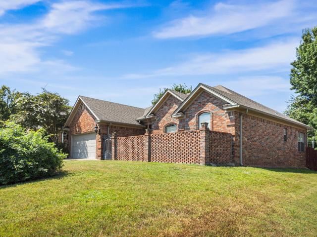 130 Fonatinbleau Drive