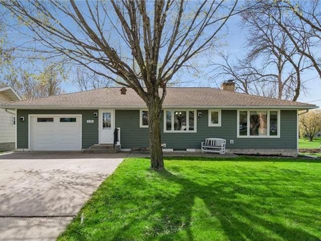 130 Faxon Rd S, Norwood Young America, MN 55368