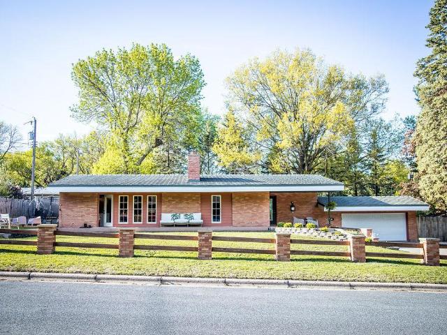 130 Fairlawn Avenue E