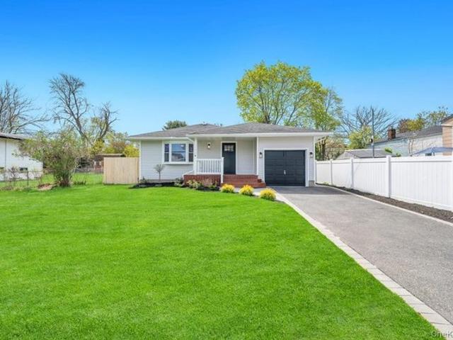 130 Farner Ave, Selden, NY 11784