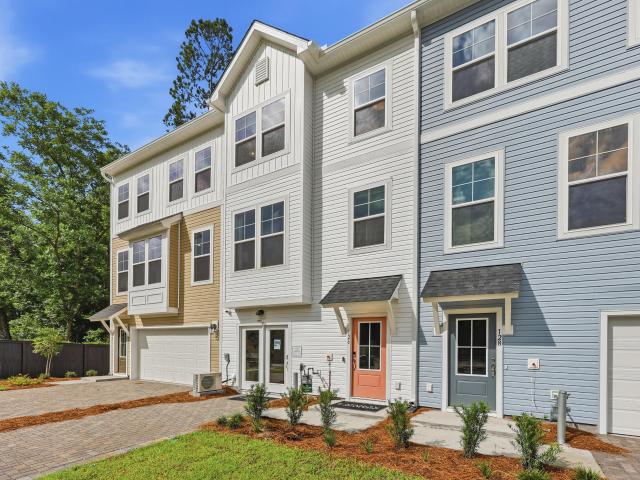 130 Fernbank Road Court