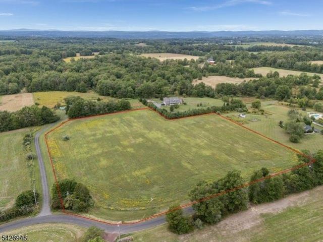 130 Fitzer Rd, Kingwood Township, NJ 08825
