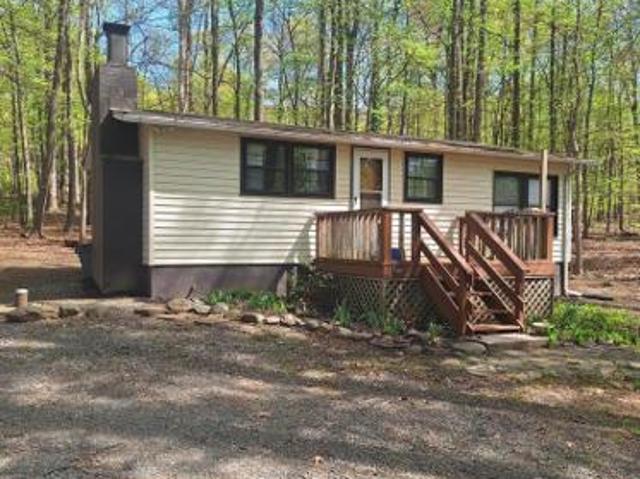 130 Floral Ln, Harpers Ferry, WV 25425