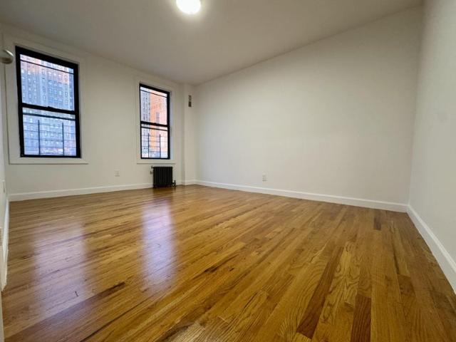 130 Ft. Washington / HUGE RENOVATED BEDROOMS