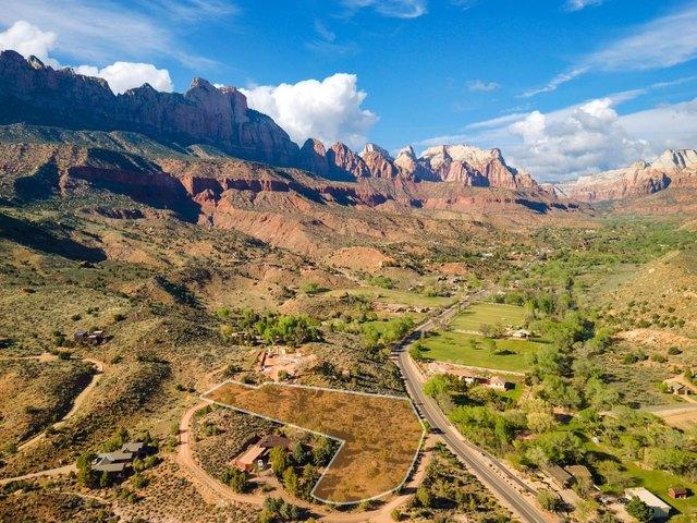 130 Kinesava Dr, Springdale, UT 84767
