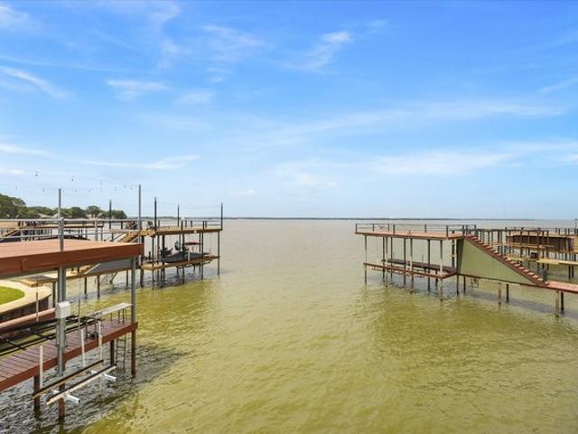 130 Harbor Dr, Gun Barrel City, TX 75156