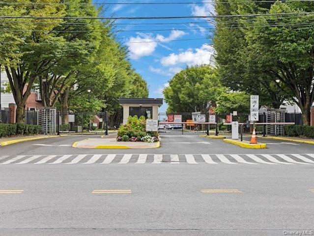 130 Heron Ln Unit 358, Bronx, NY 10473