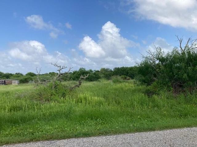 130 Old Salt Lake Rd, Rockport, TX 78382