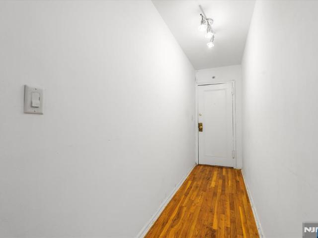 130 Orient Way # 4H